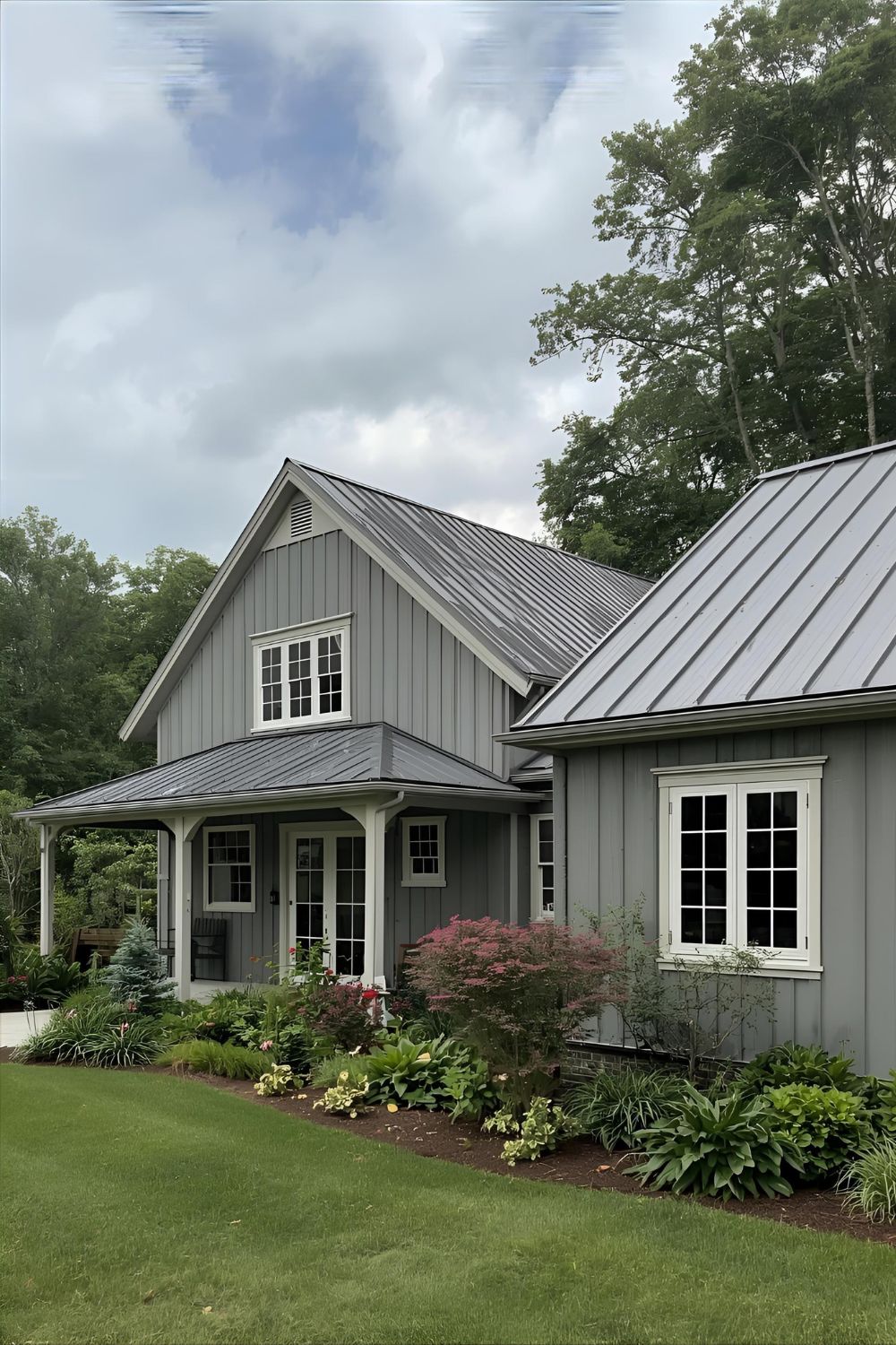 13 Proven Grey Farmhouse Exterior Colors to Transform Your Curb Appeal ...