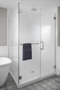 17 Farmhouse Walk-In Shower Ideas For Perfect Mix of Modern + Cozy ...